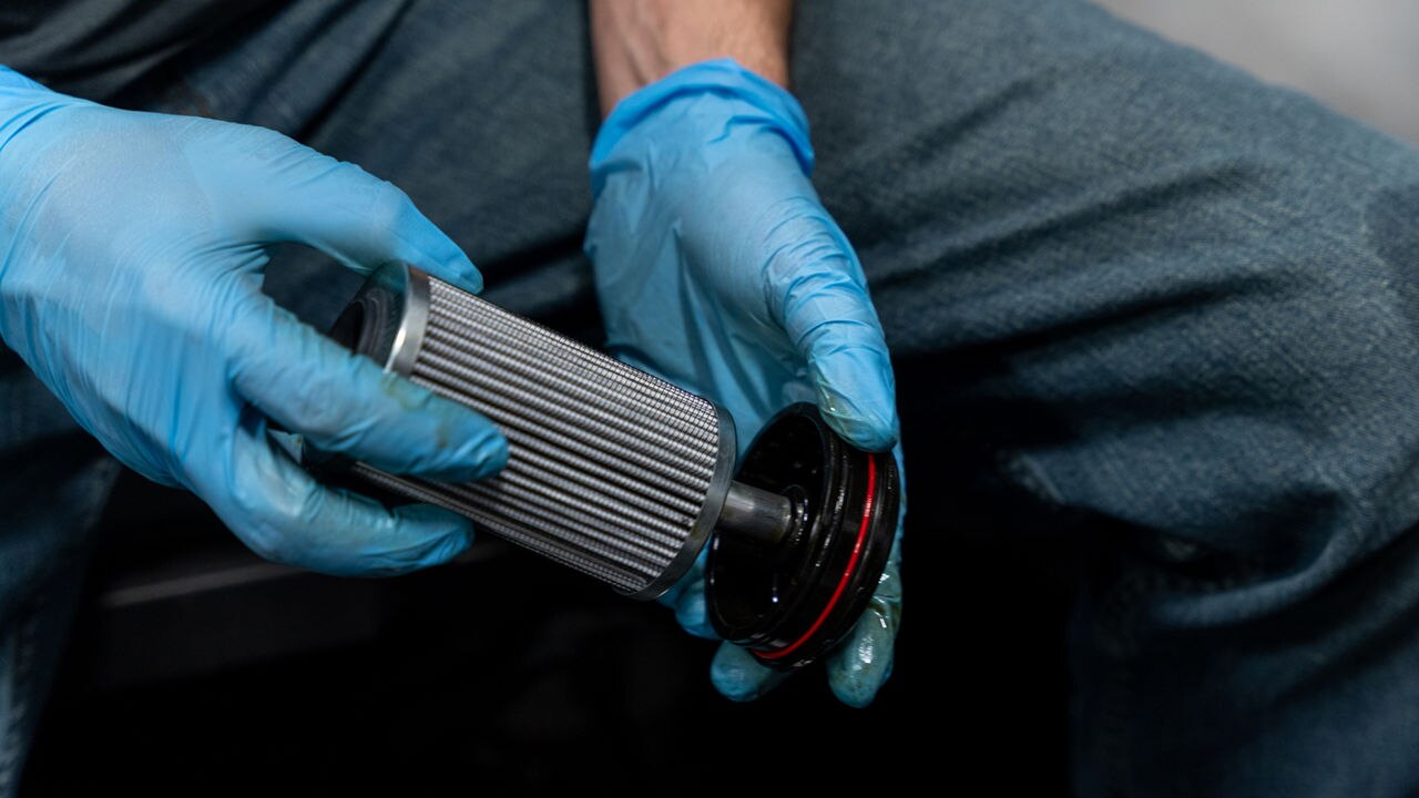 How to change the oil on a Switch pontoon boat? - Sea-Doo