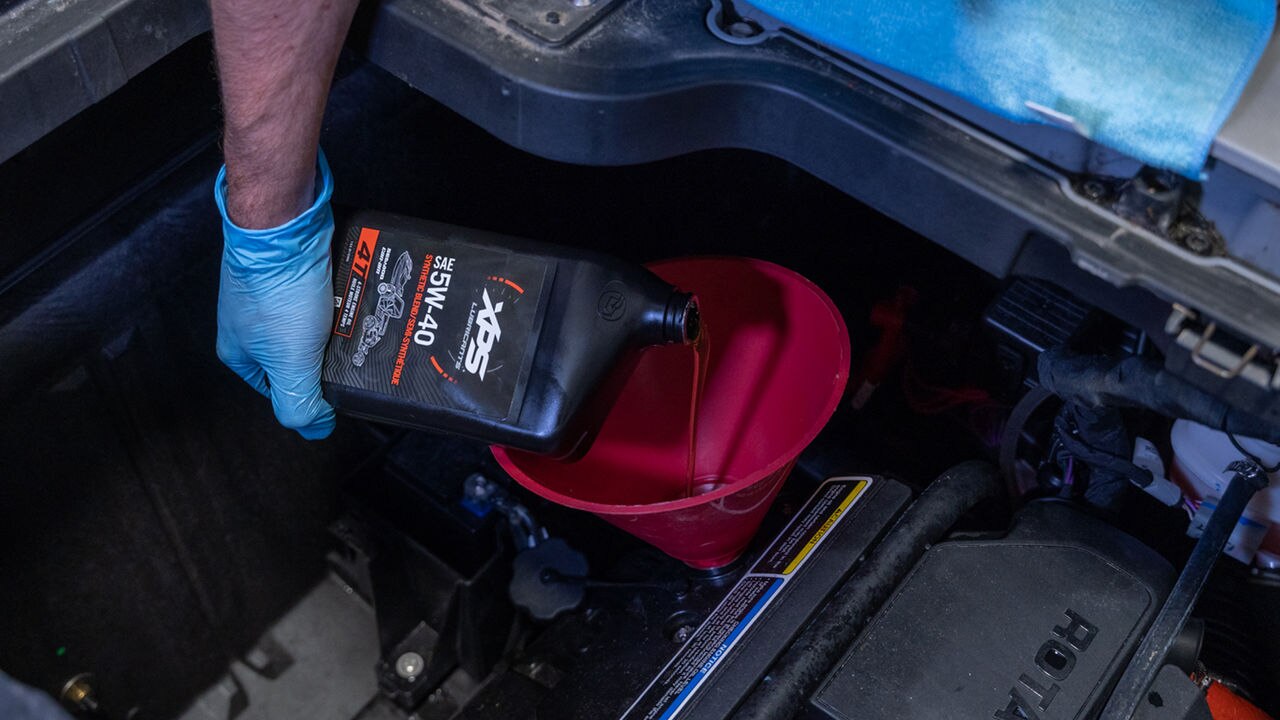 How to change the oil on a Switch pontoon boat? - Sea-Doo