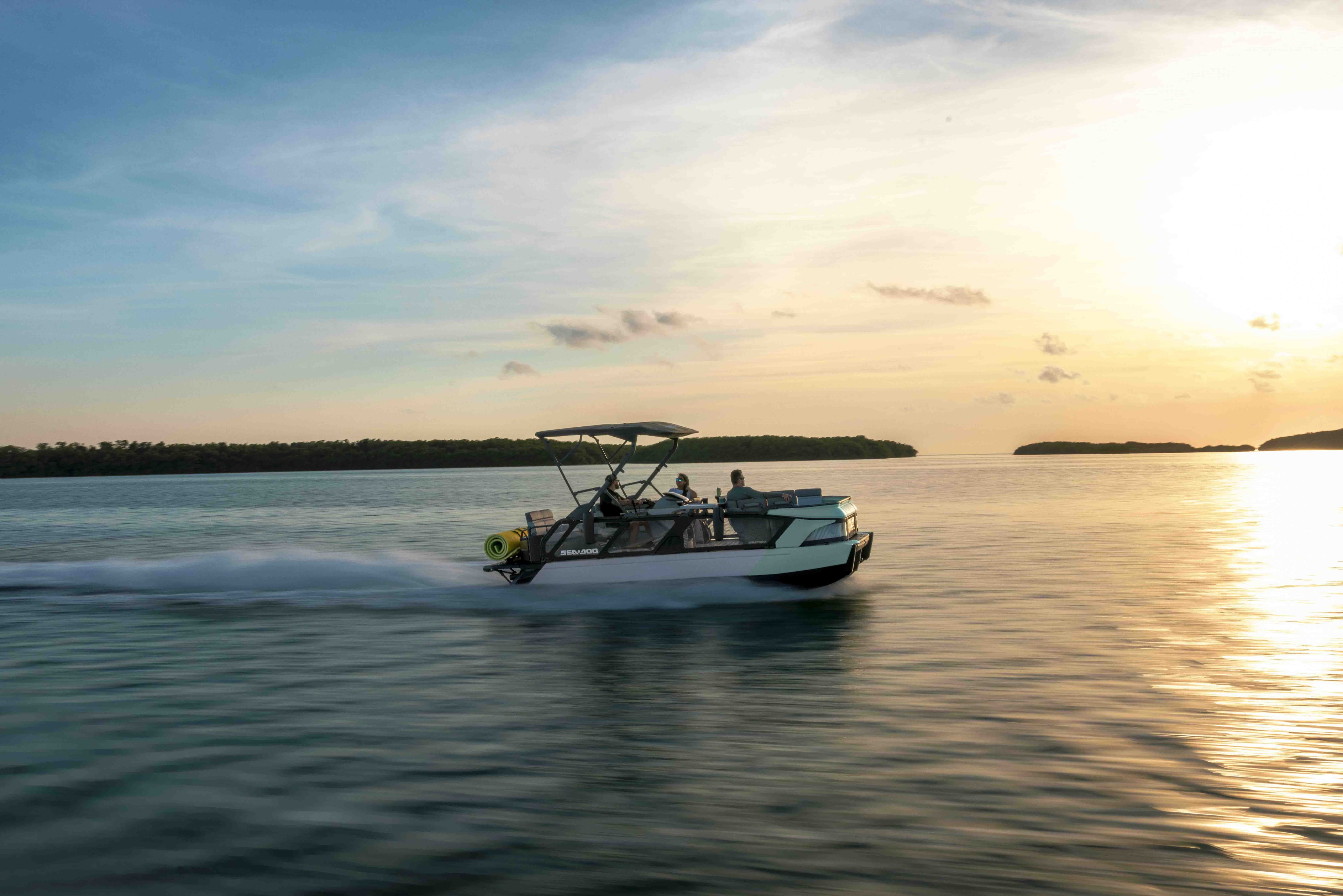 Cruising Pontoon Boats - Sea-Doo