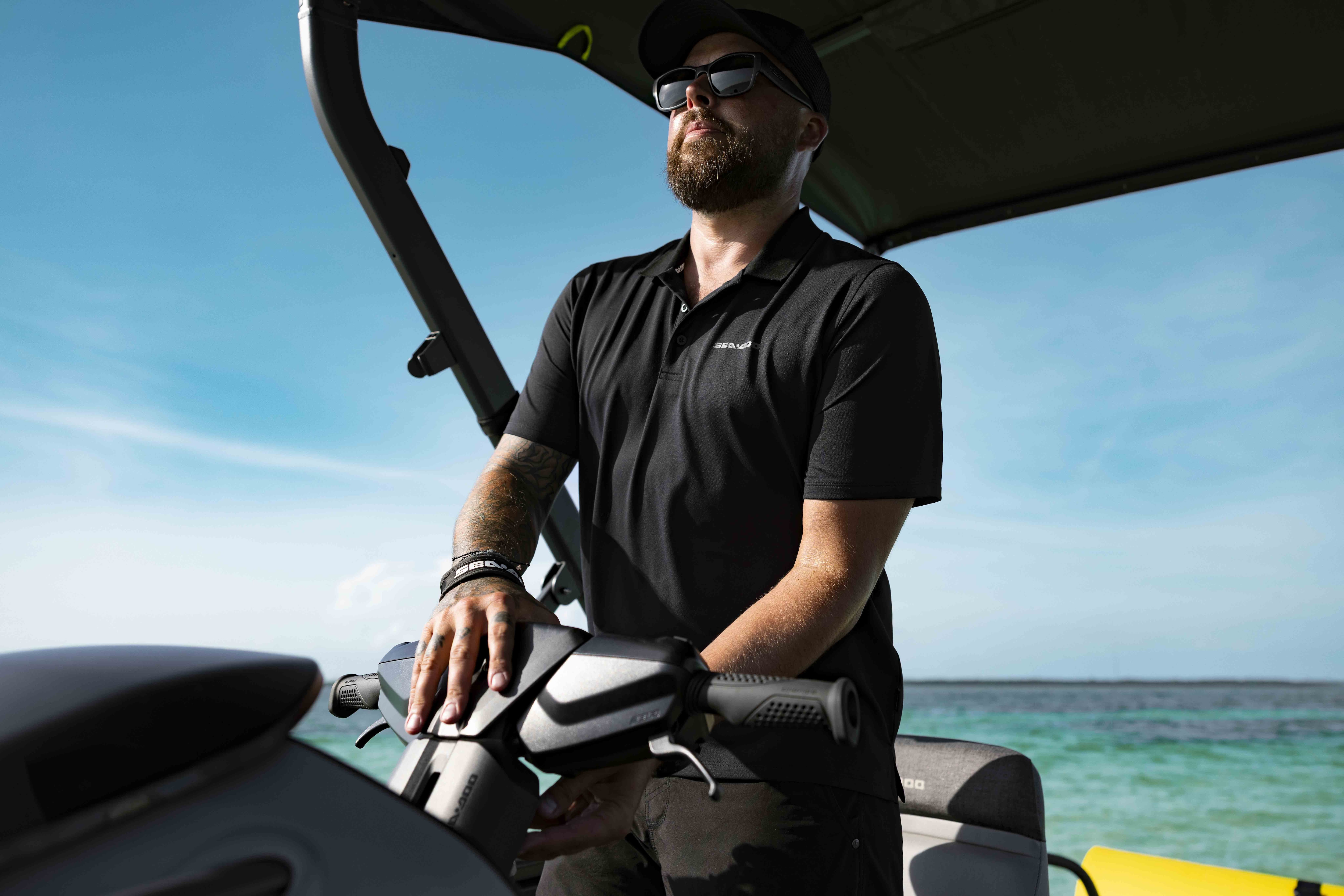 How to Dock a Pontoon Boat - Sea-Doo